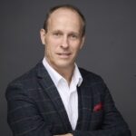 LEADERSHIP SPOTLIGHT: Neil Sprackling, Swiss Re’s CEO of Life & Health ...