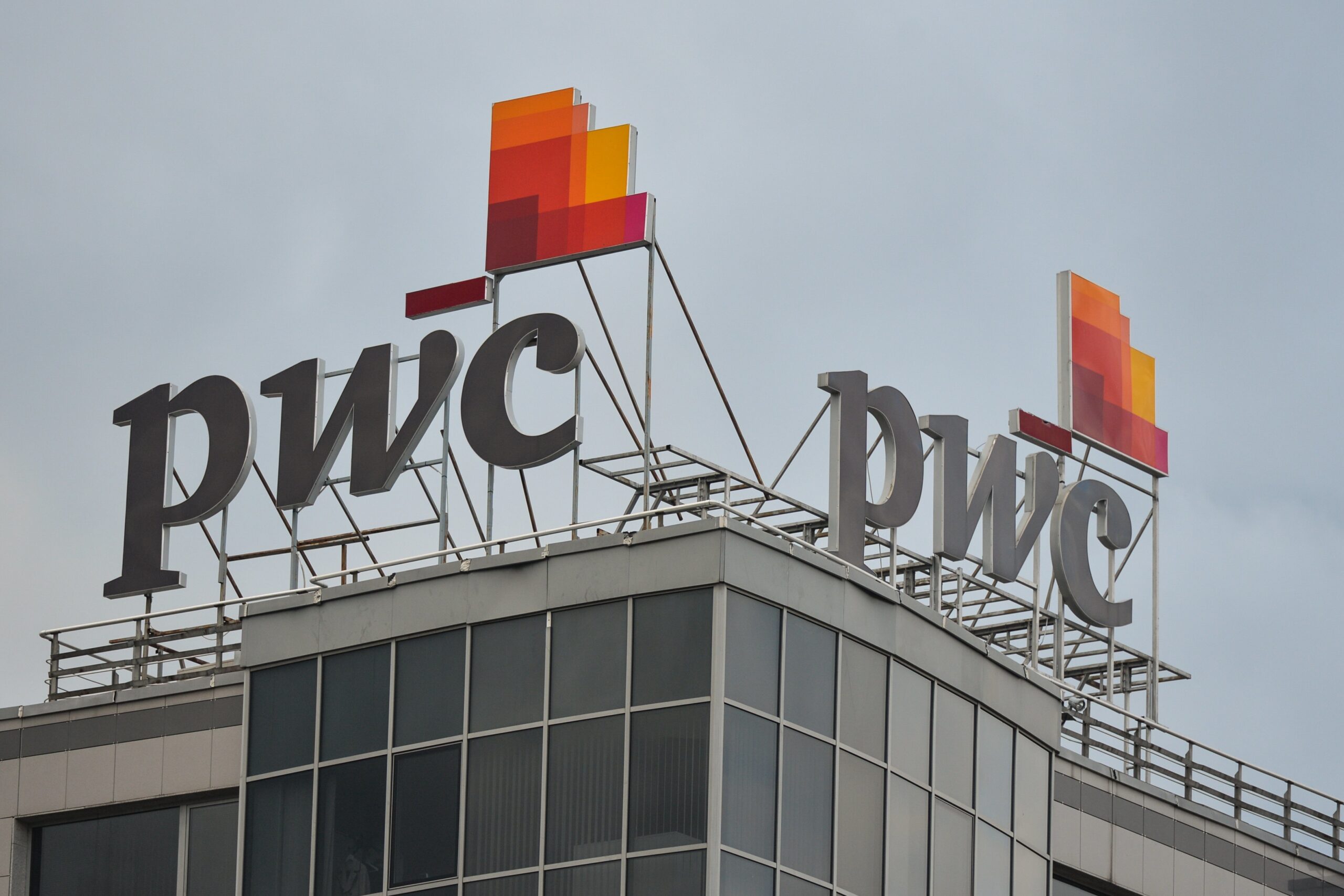PwC Accelerates AI Adoption with ChatGPT Enterprise in US and UK ...